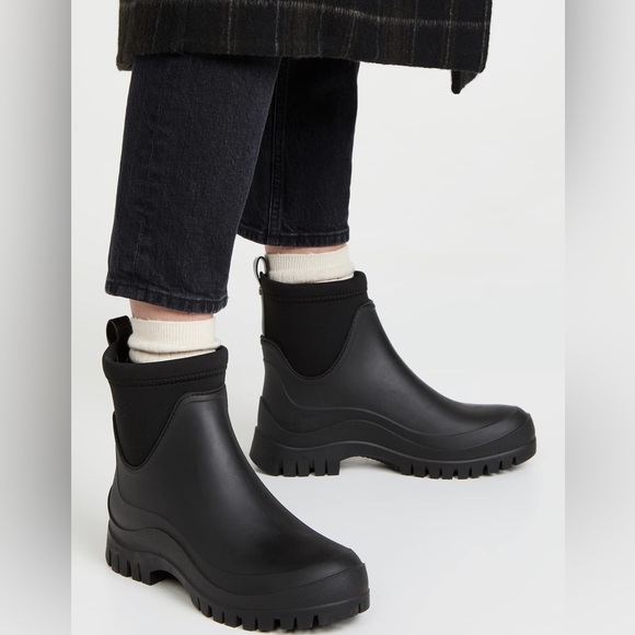 Sam Edelman | Shoes | Sam Edelman Louisa Black Pvc Waterproof Pull On ...